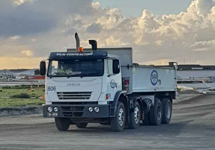 Concrete Agitators/Cartage Trucks Hire: Tipper Truck & Water Truck Hire ...